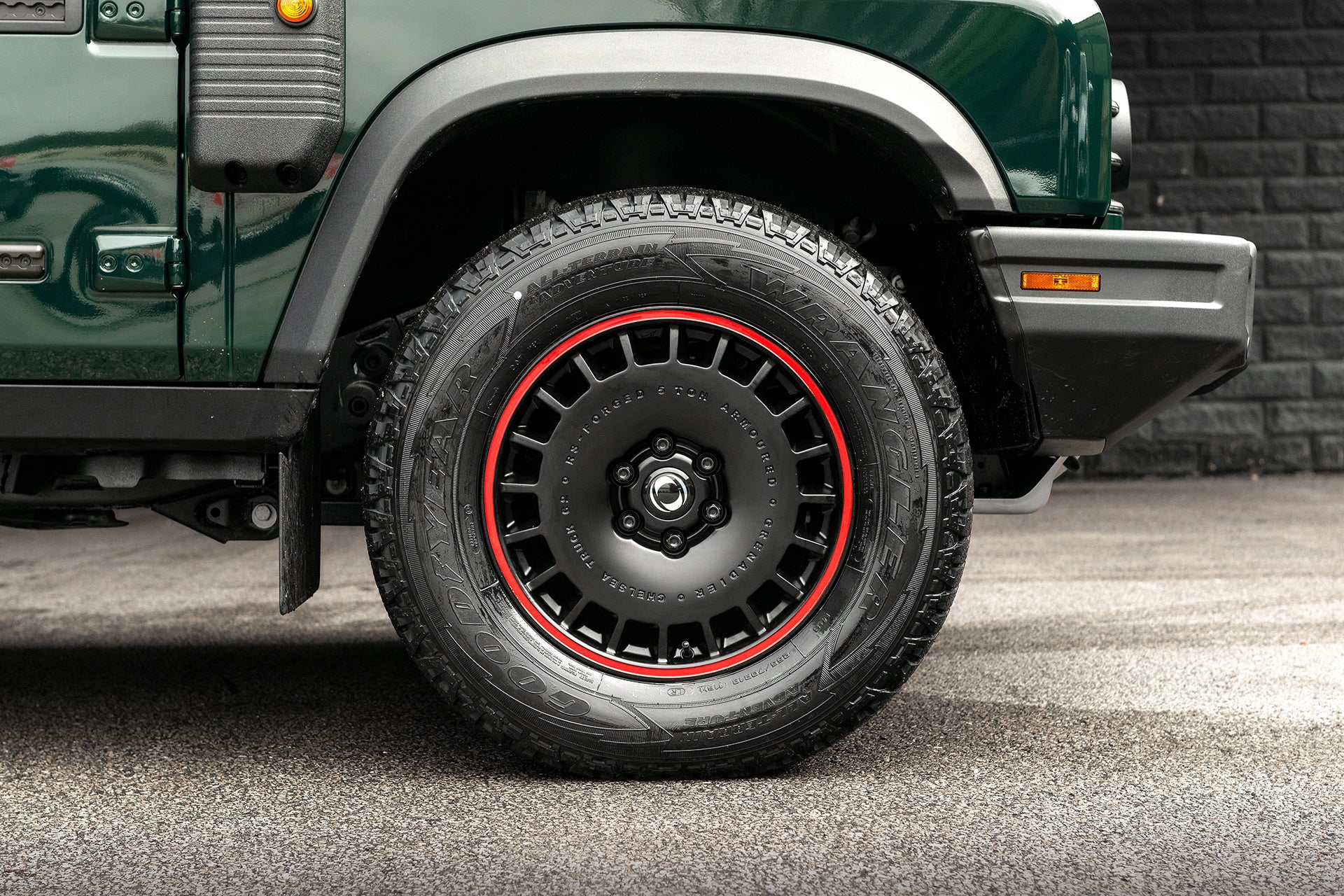 Ineos Grenadier | 1945 Huntsman Wheels | Kahn - Project Kahn