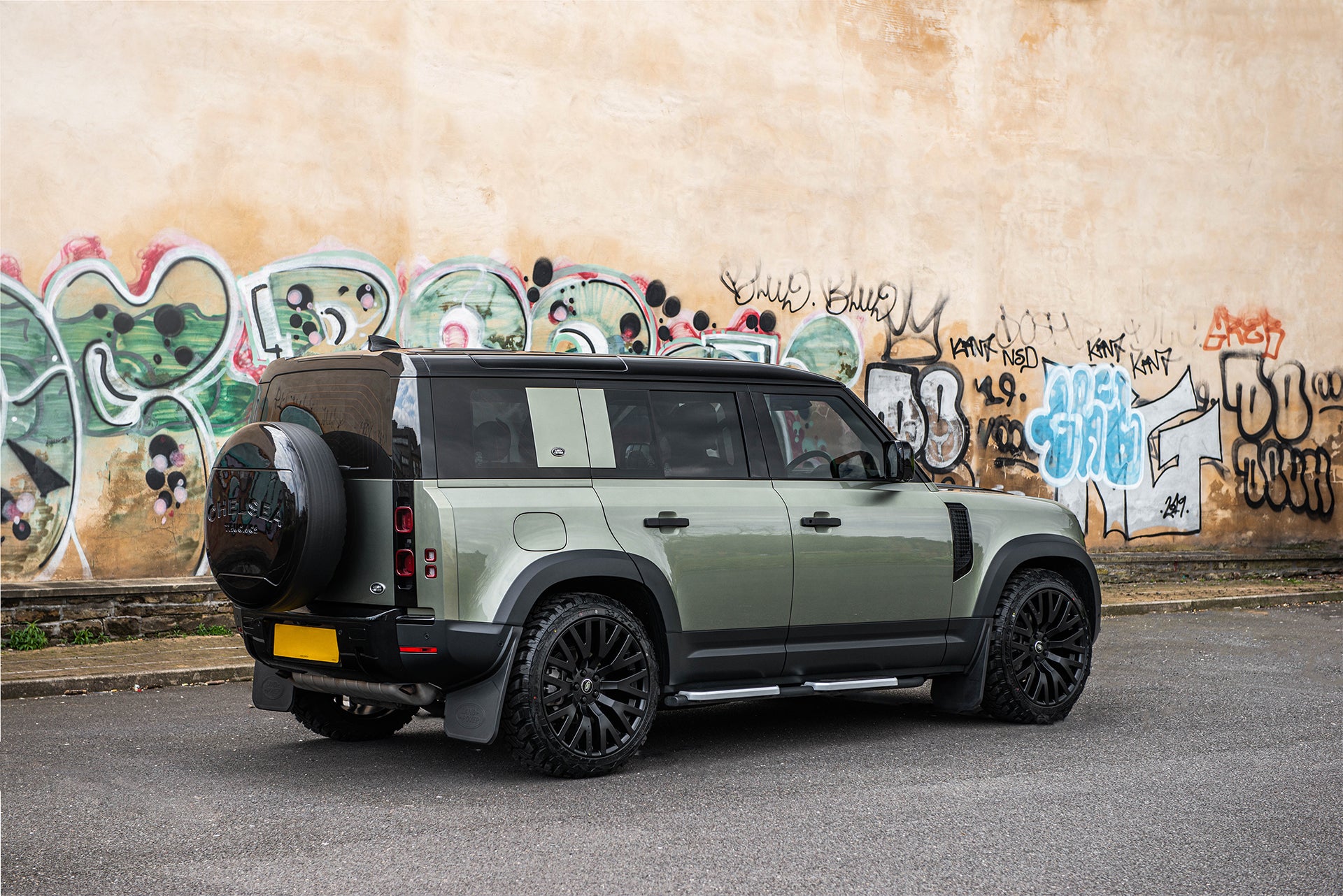 Land Rover Defender | Alloy Wheels 22" Black | Kahn - Project Kahn