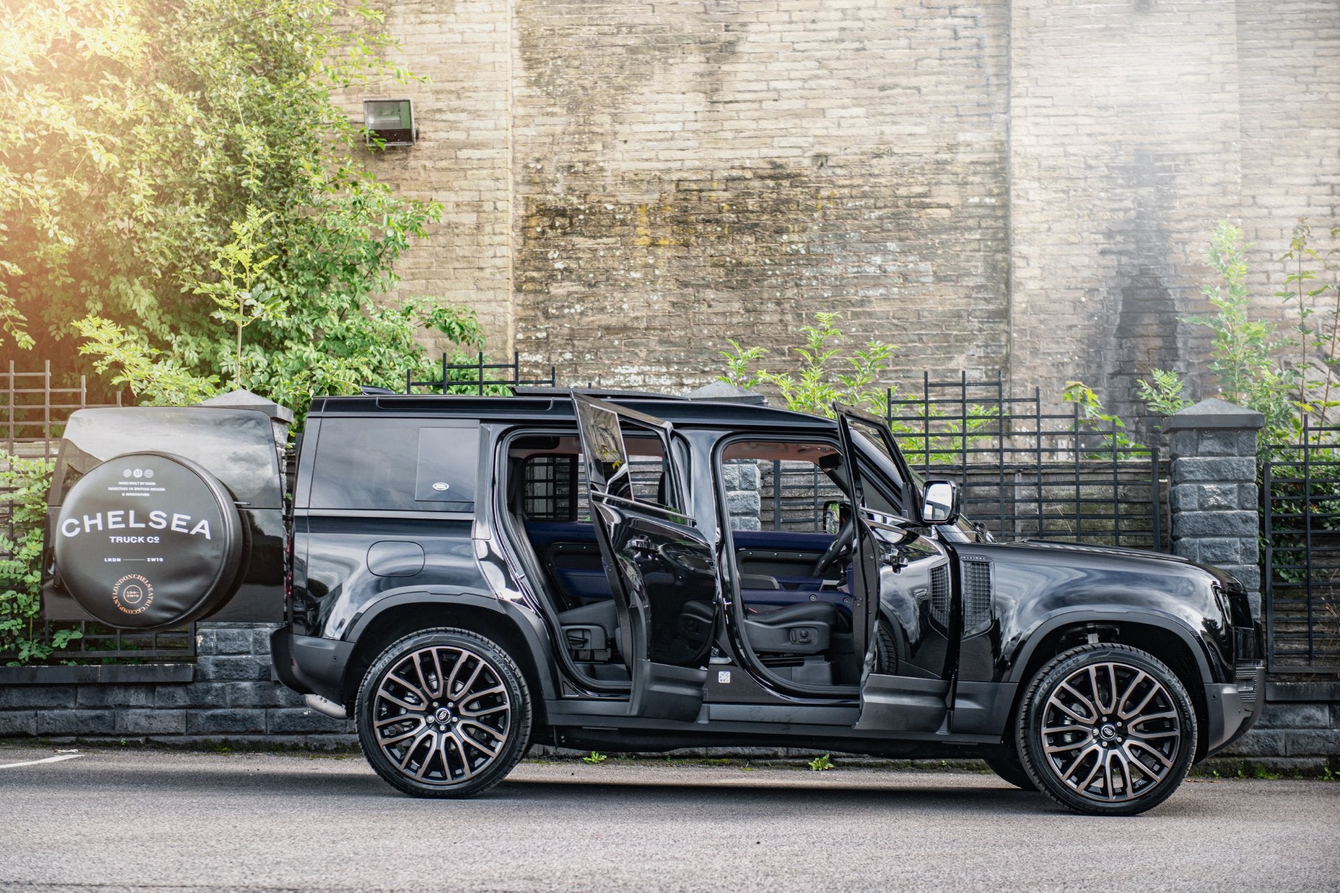Land Rover Defender 110 Interior: Upper, Middle & Lower (2020-Present ...