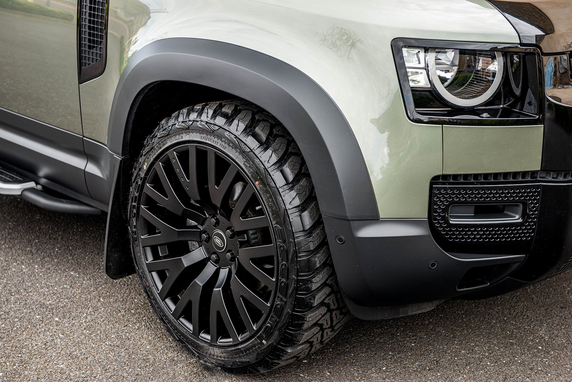 Land Rover Defender | Alloy Wheels 22" Black | Kahn - Project Kahn