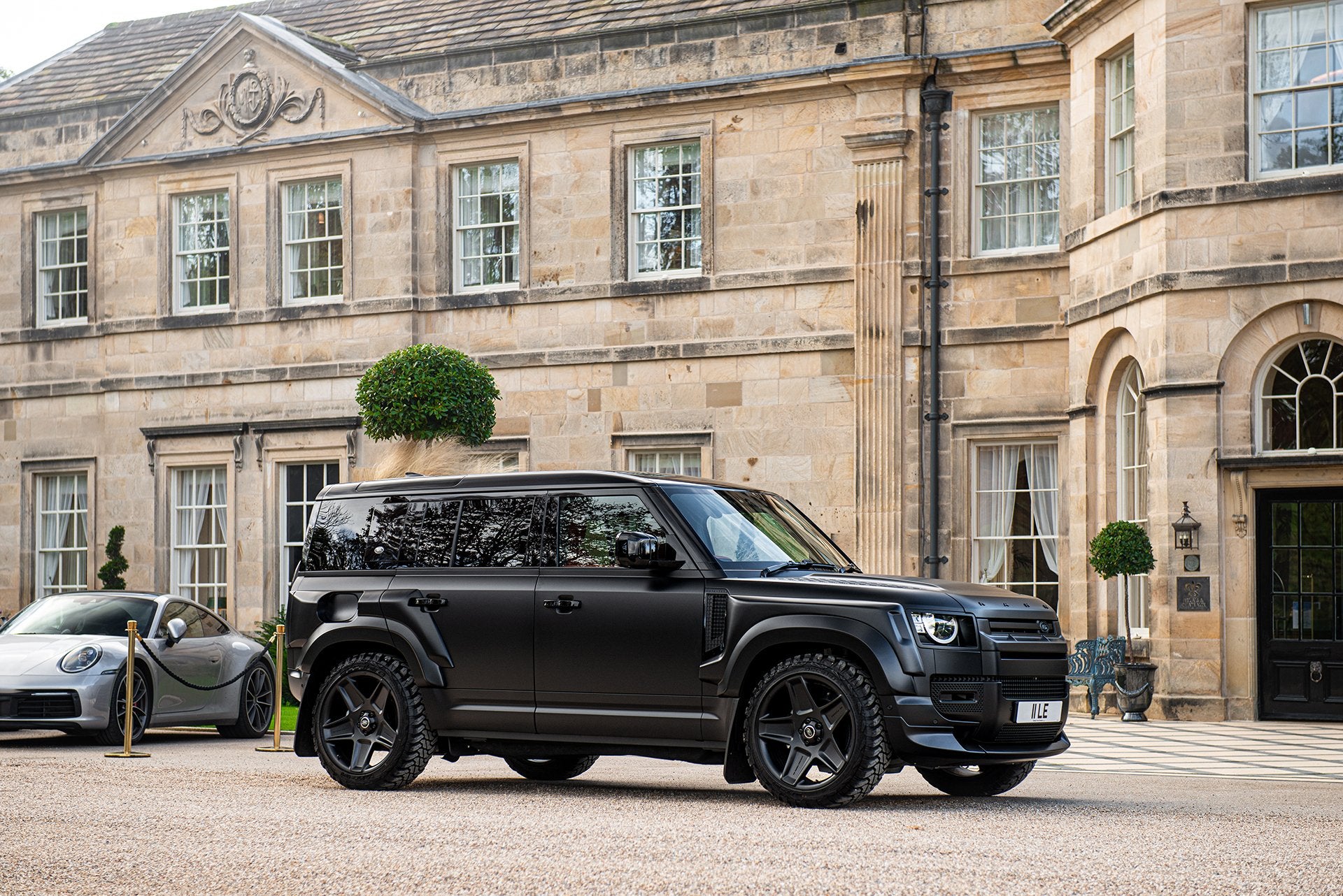 Land Rover Defender | Mondial Retro Alloy Wheels | Project Kahn
