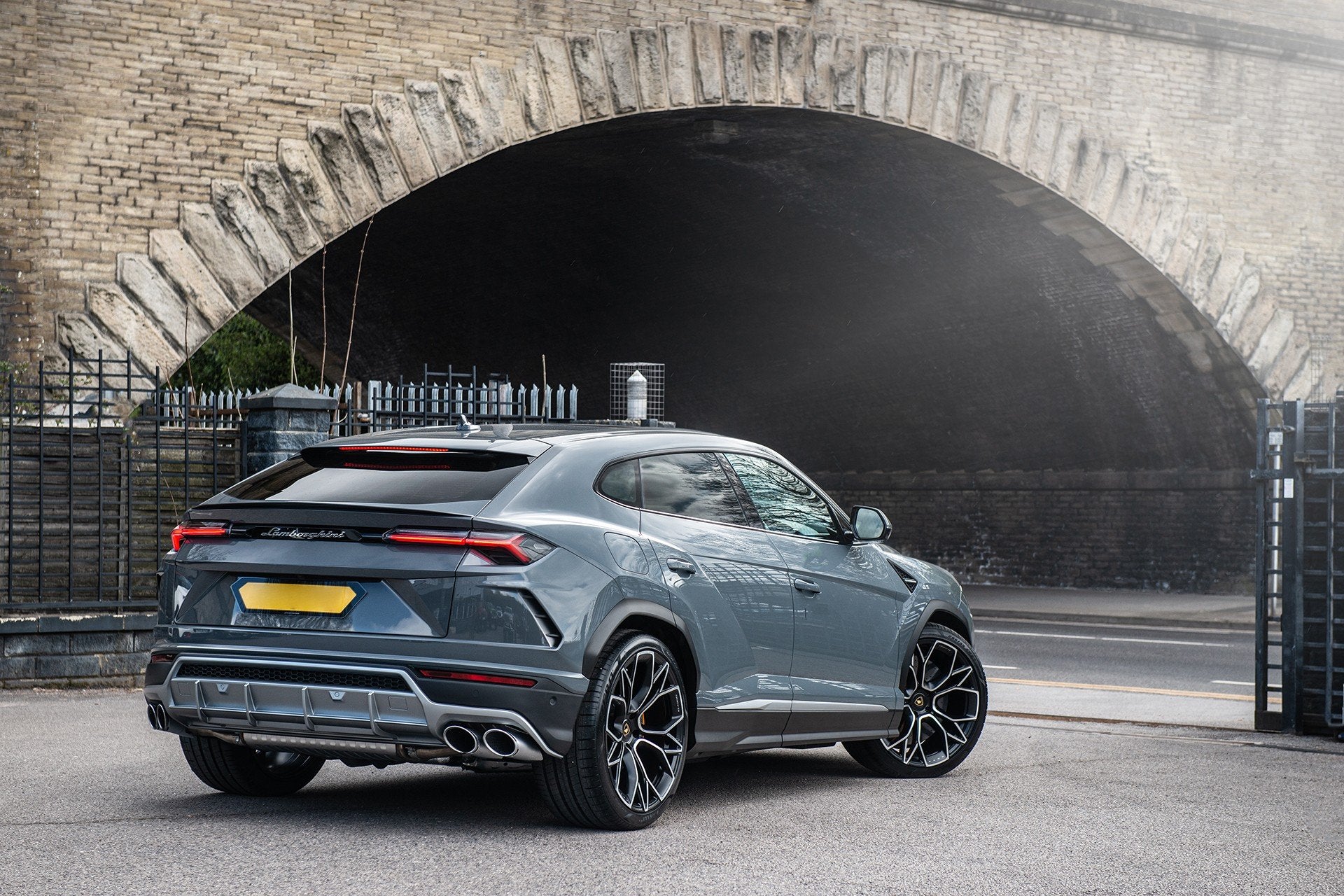 Lamborghini Urus | 23" Alloy Wheels | Project Kahn