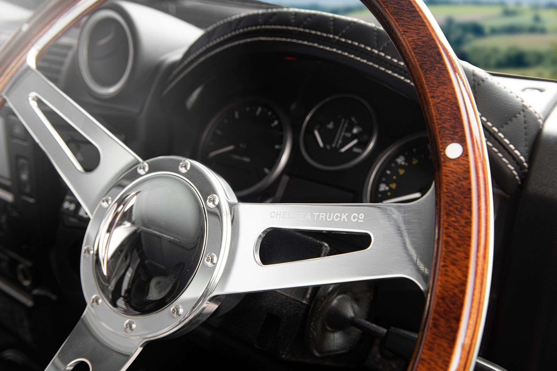 Land Rover Defender | Heritage Steering Wheel | Kahn - Project Kahn
