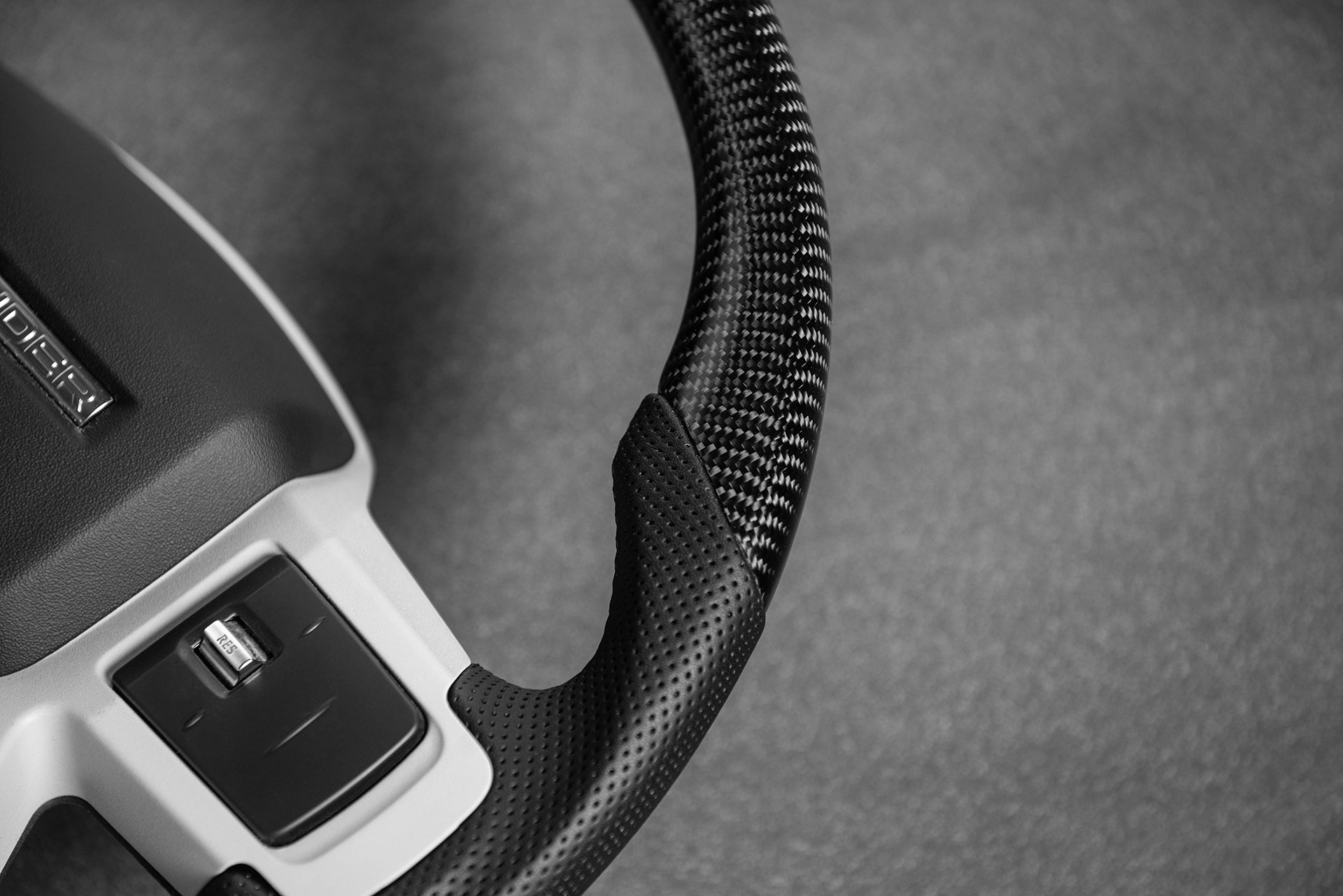 Land Rover Defender (2020-Present) Carbon Steering Wheel - Project Kahn