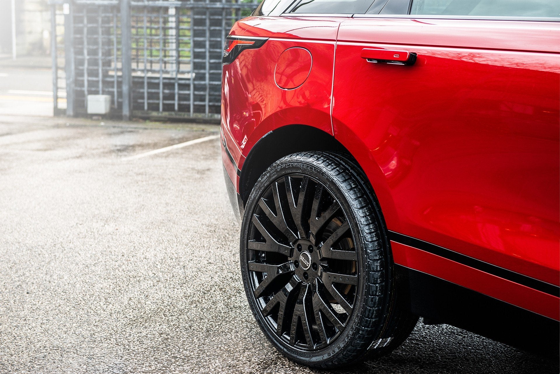 23" Gloss Black Range Rover Velar RS-2 Light Alloy Wheels by Kahn ...