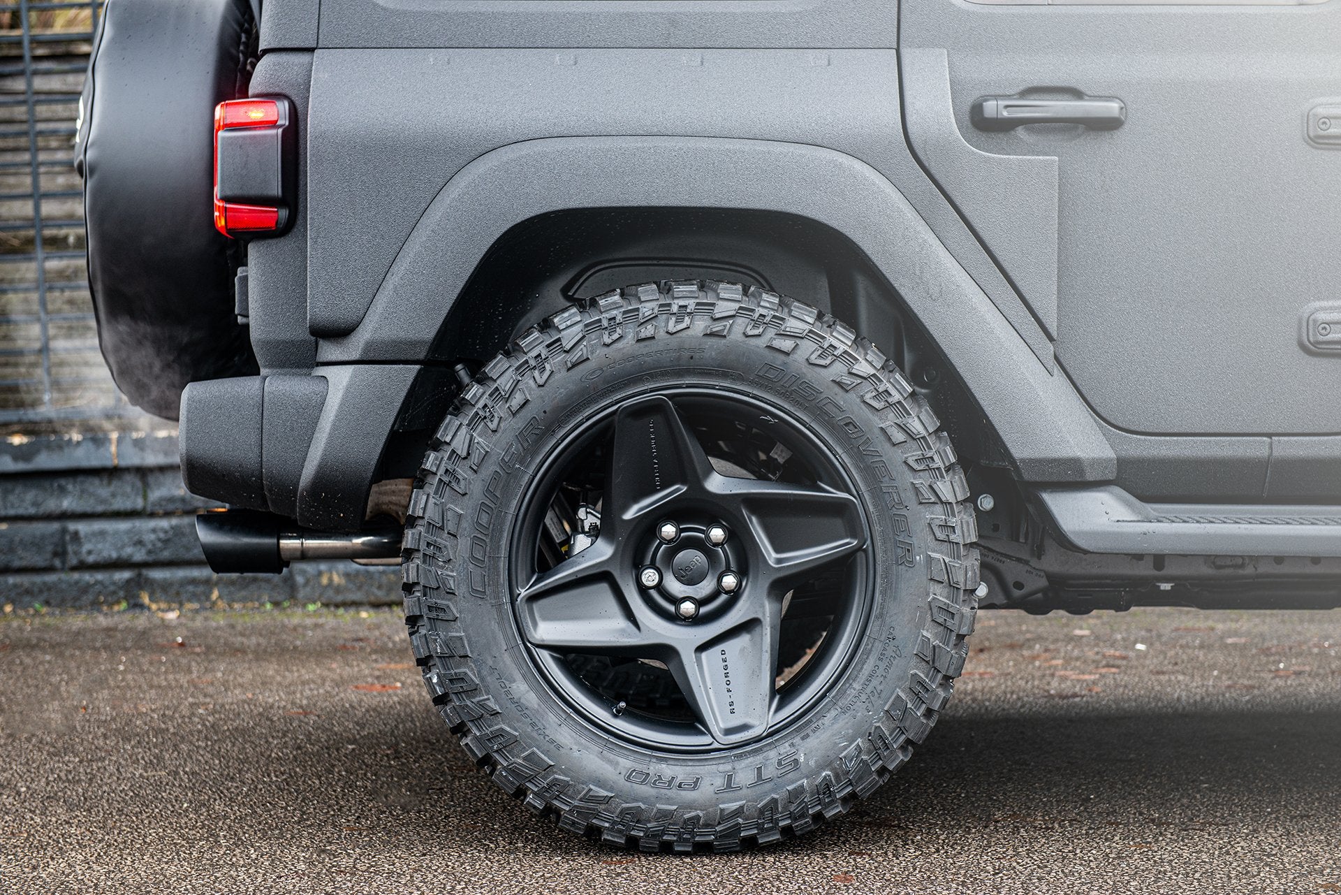 Jeep Wrangler Heavy Duty Mondial | 20" Alloy Wheels | Kahn - Project Kahn