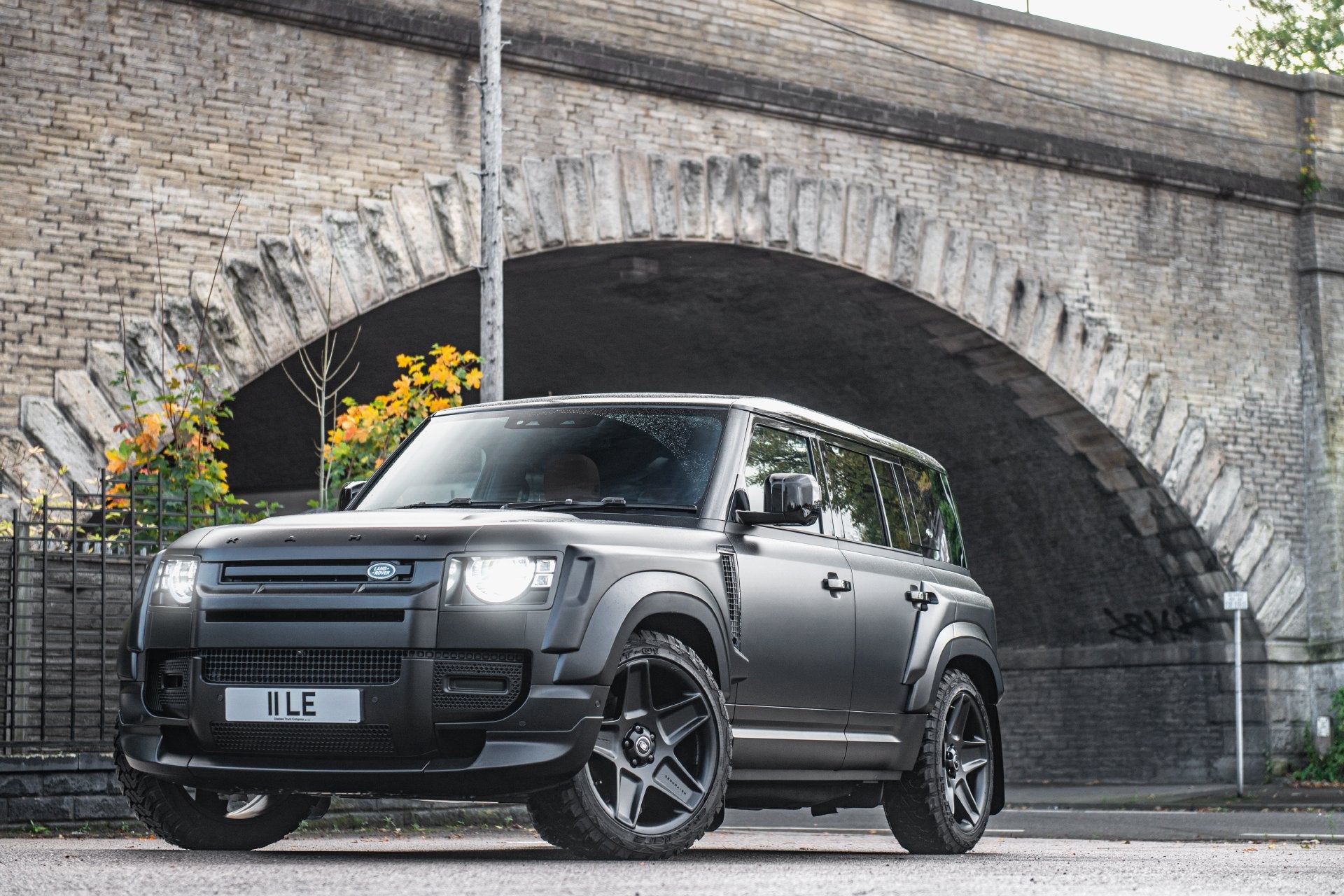 Land Rover Defender | Mondial Retro Alloy Wheels | Project Kahn