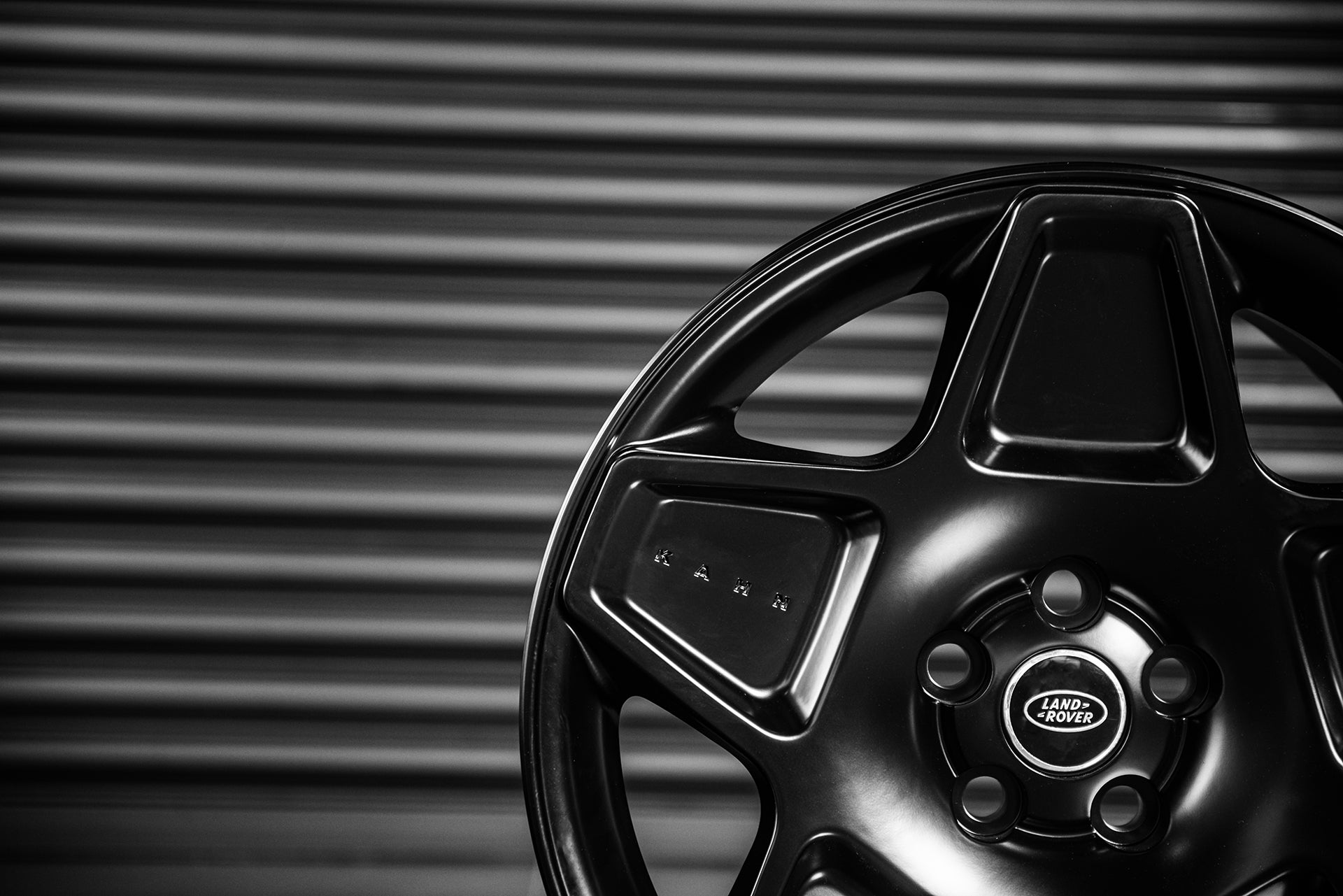 Land Rover Defender | Mondial Retro Alloy Wheels | Project Kahn