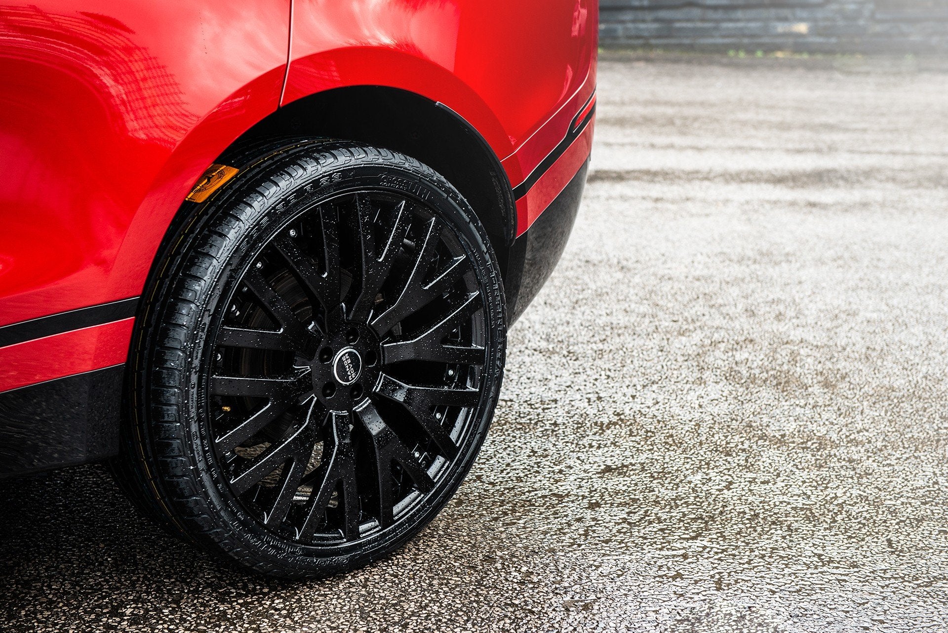 23" Gloss Black Range Rover Velar RS-2 Light Alloy Wheels by Kahn ...