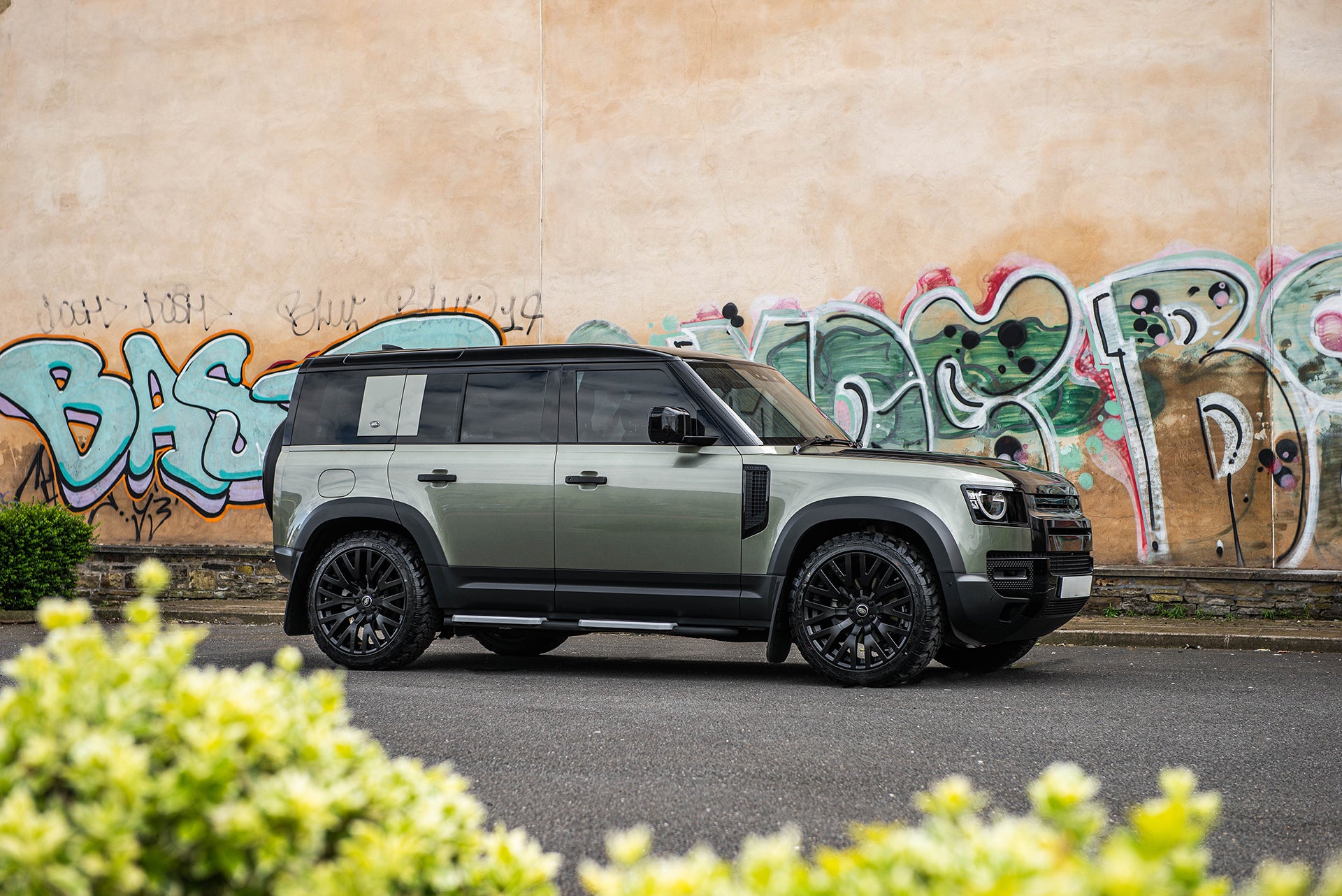 Land Rover Defender | Alloy Wheels 22" Black | Kahn - Project Kahn