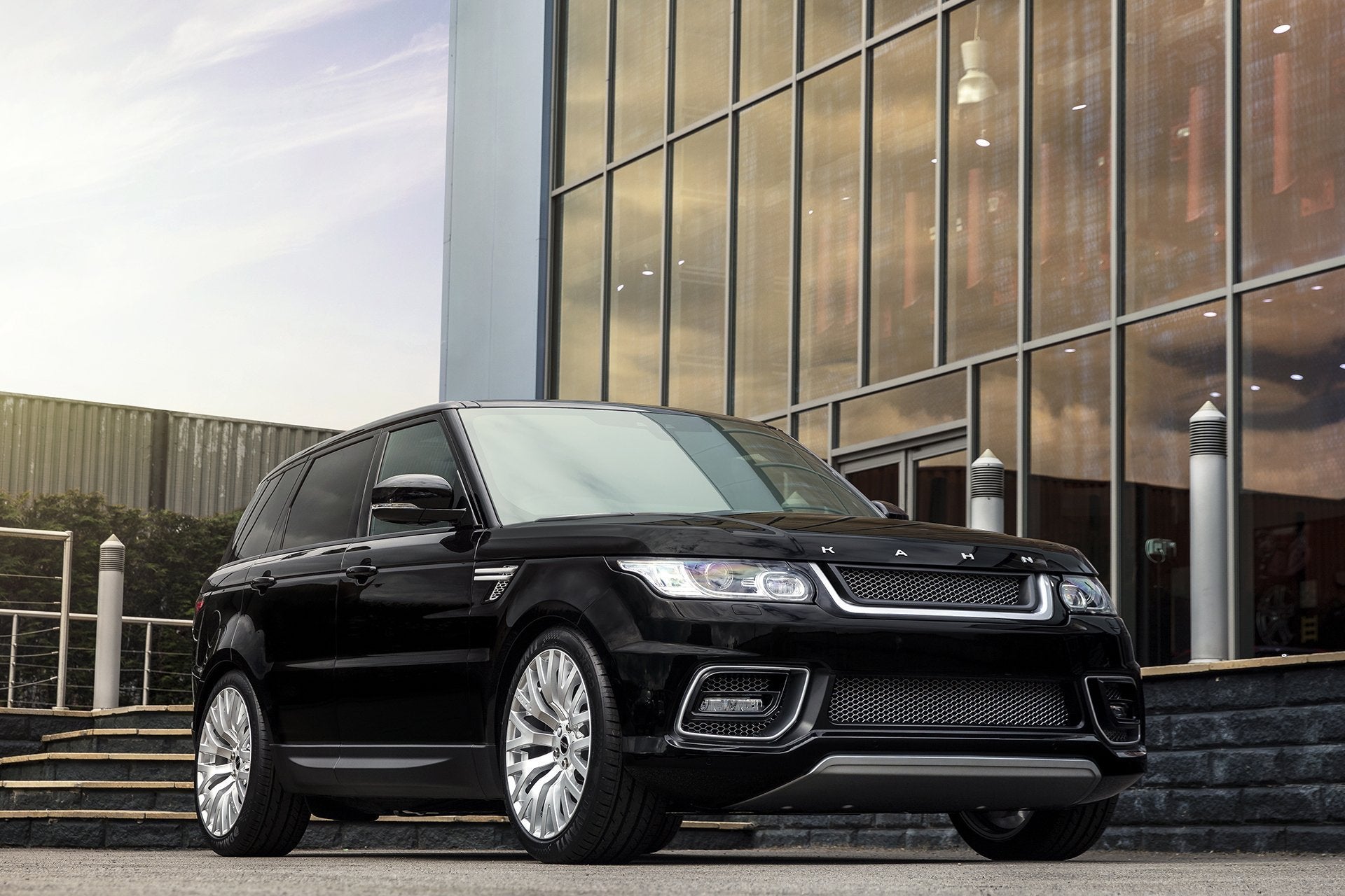 22" Hyper Silver Range Rover Sport RS Light Alloy Wheels by Kahn ...