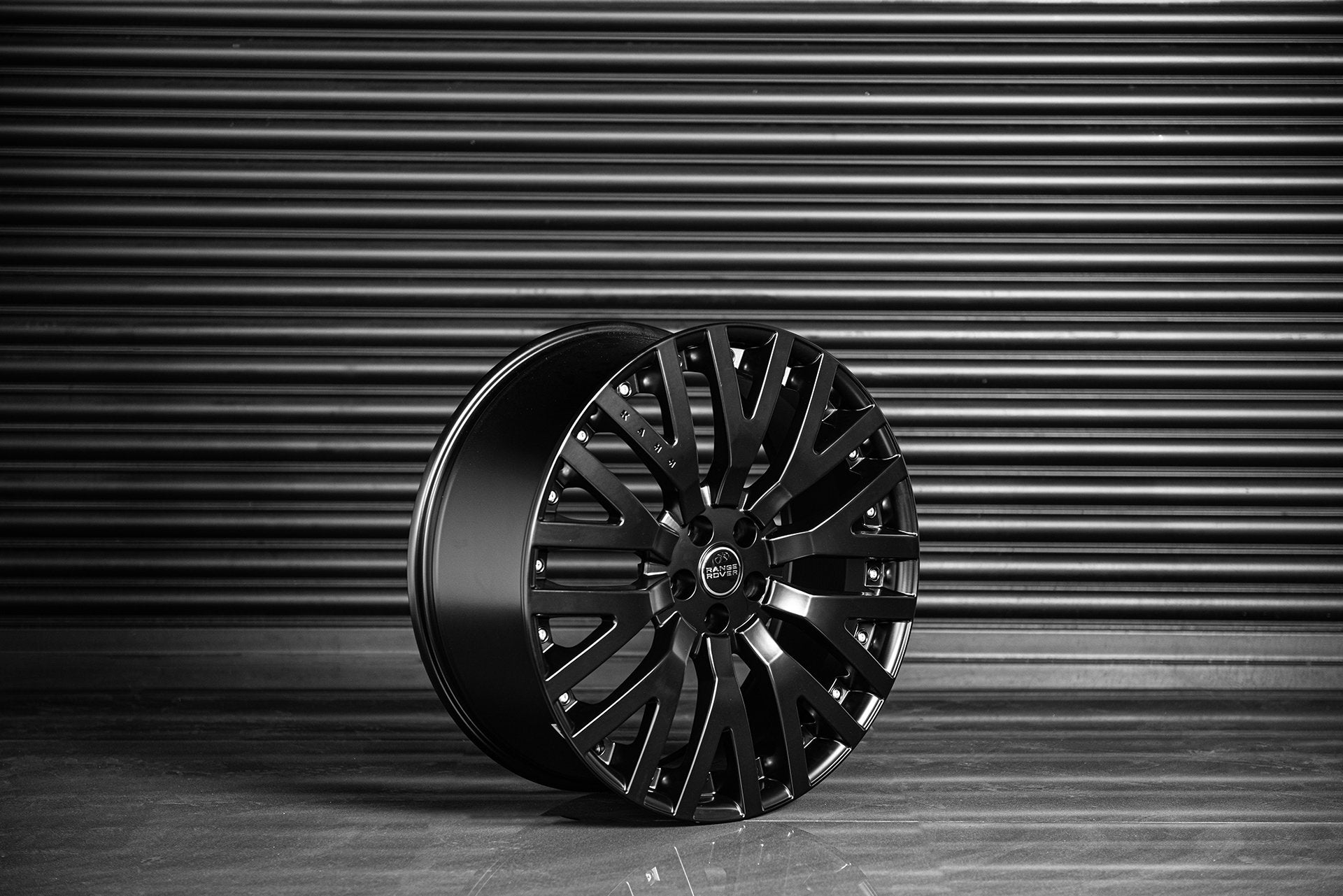 Shop 23" Range Rover Alloy Wheels by Project Kahn – Upgrade Today
