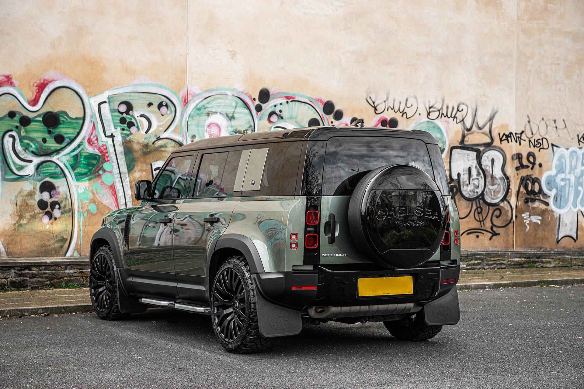 Land Rover Defender | Alloy Wheels 22" Black | Kahn - Project Kahn