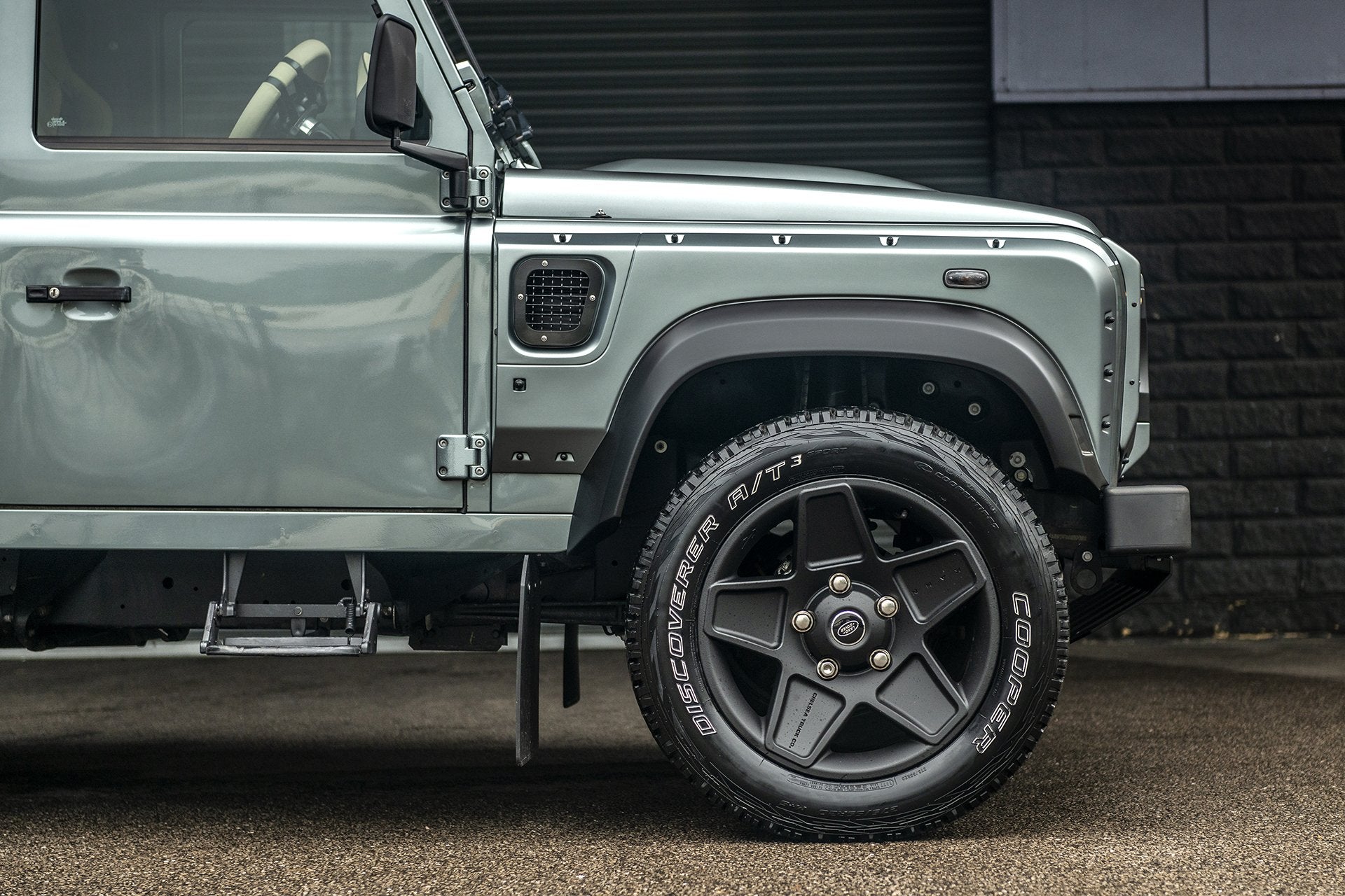 Land Rover Defender | Mondial Wheels | Project kahn - Project Kahn