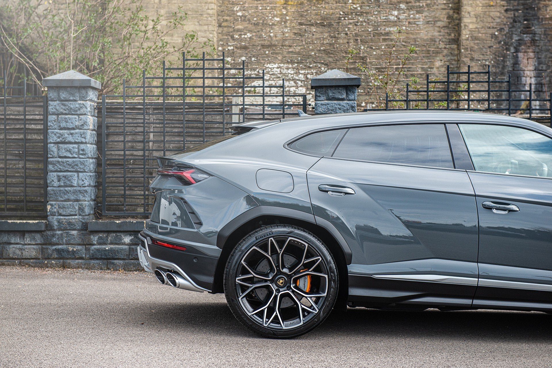 Lamborghini Urus | 23" Alloy Wheels | Project Kahn