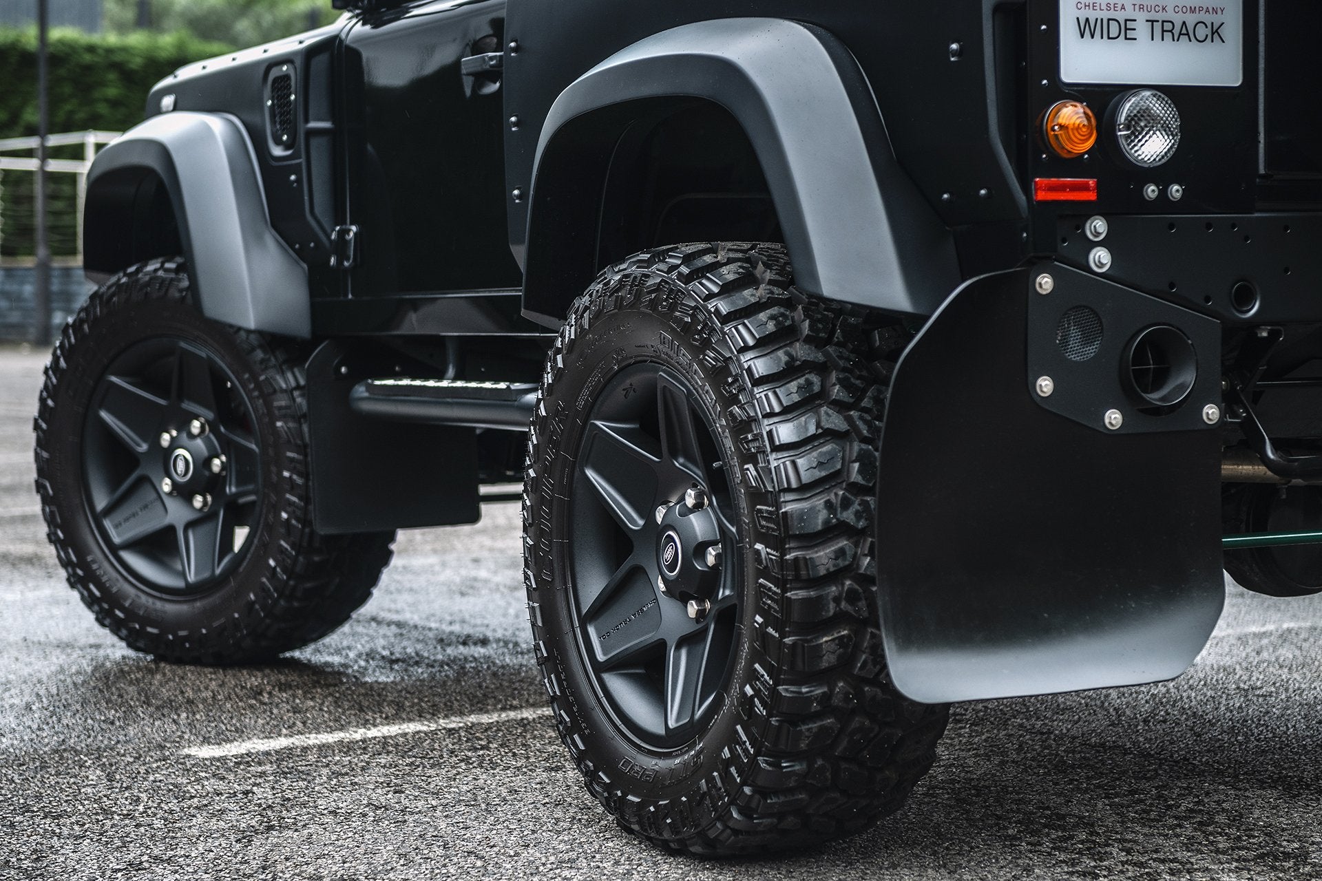 Land Rover Defender | Mondial Wheels | Project kahn - Project Kahn
