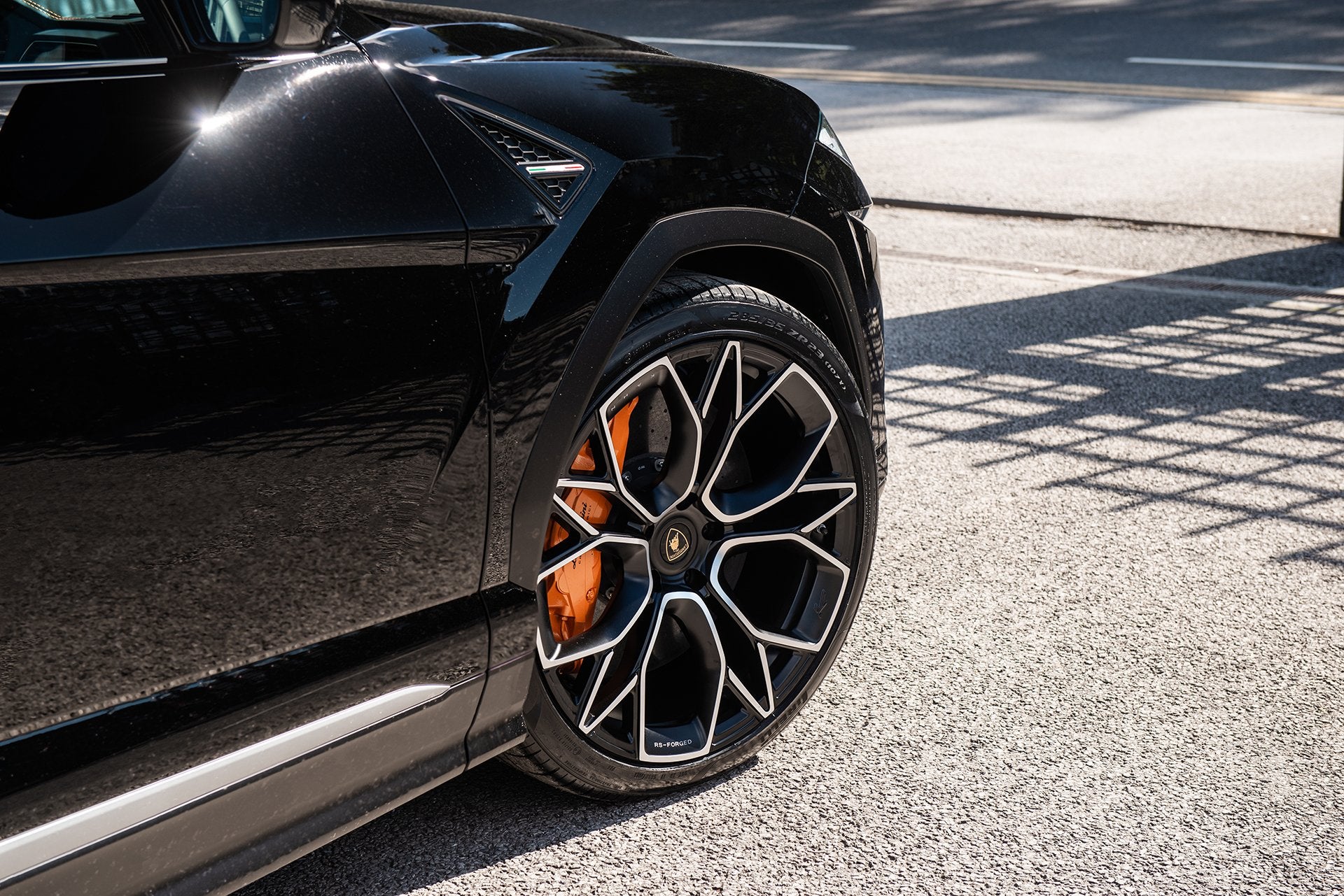 Lamborghini Urus | 23" ForgedWheels | Project Kahn