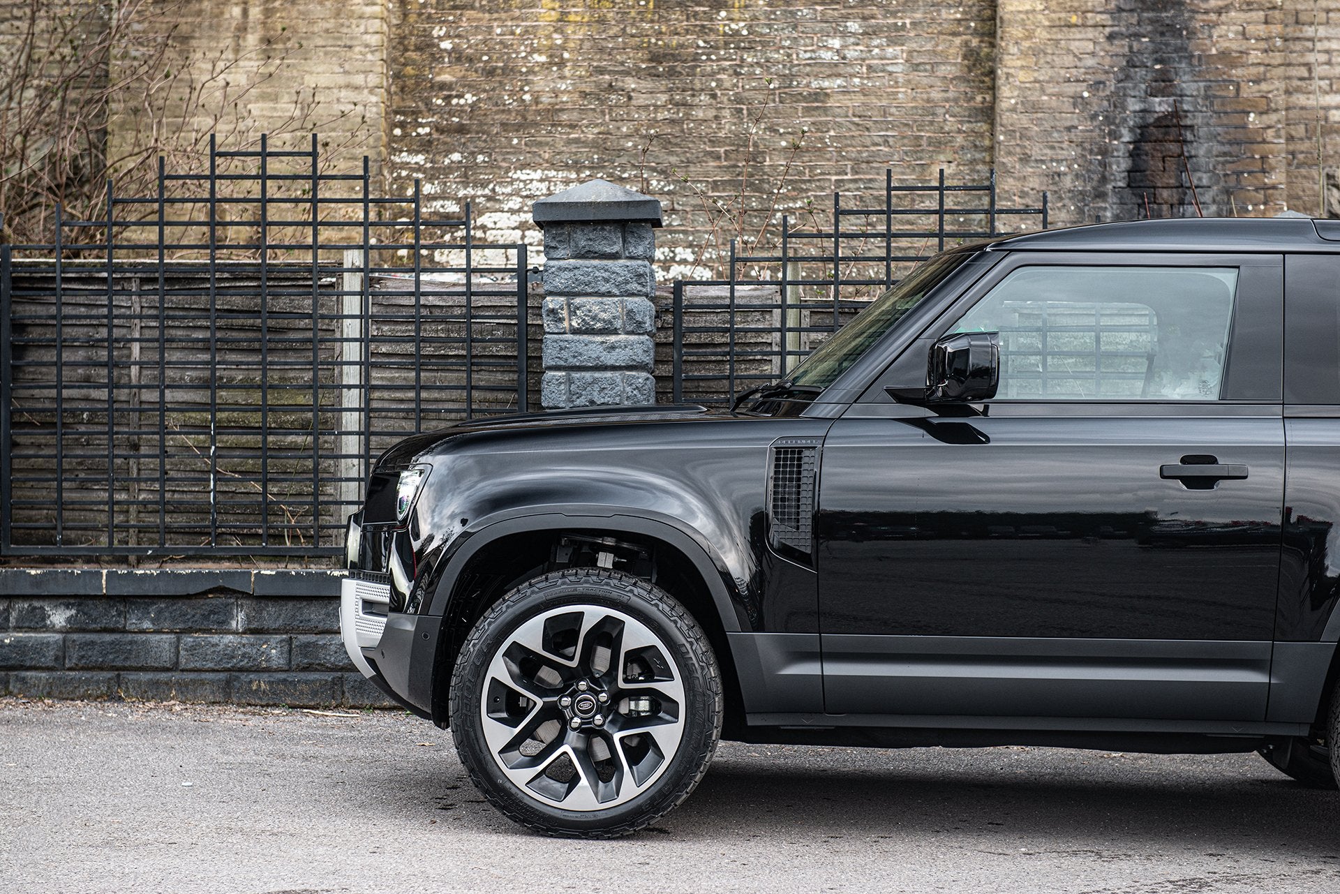 Land Rover Defender (2020-Present) | Type 60 Alloy Wheels | Kahn ...