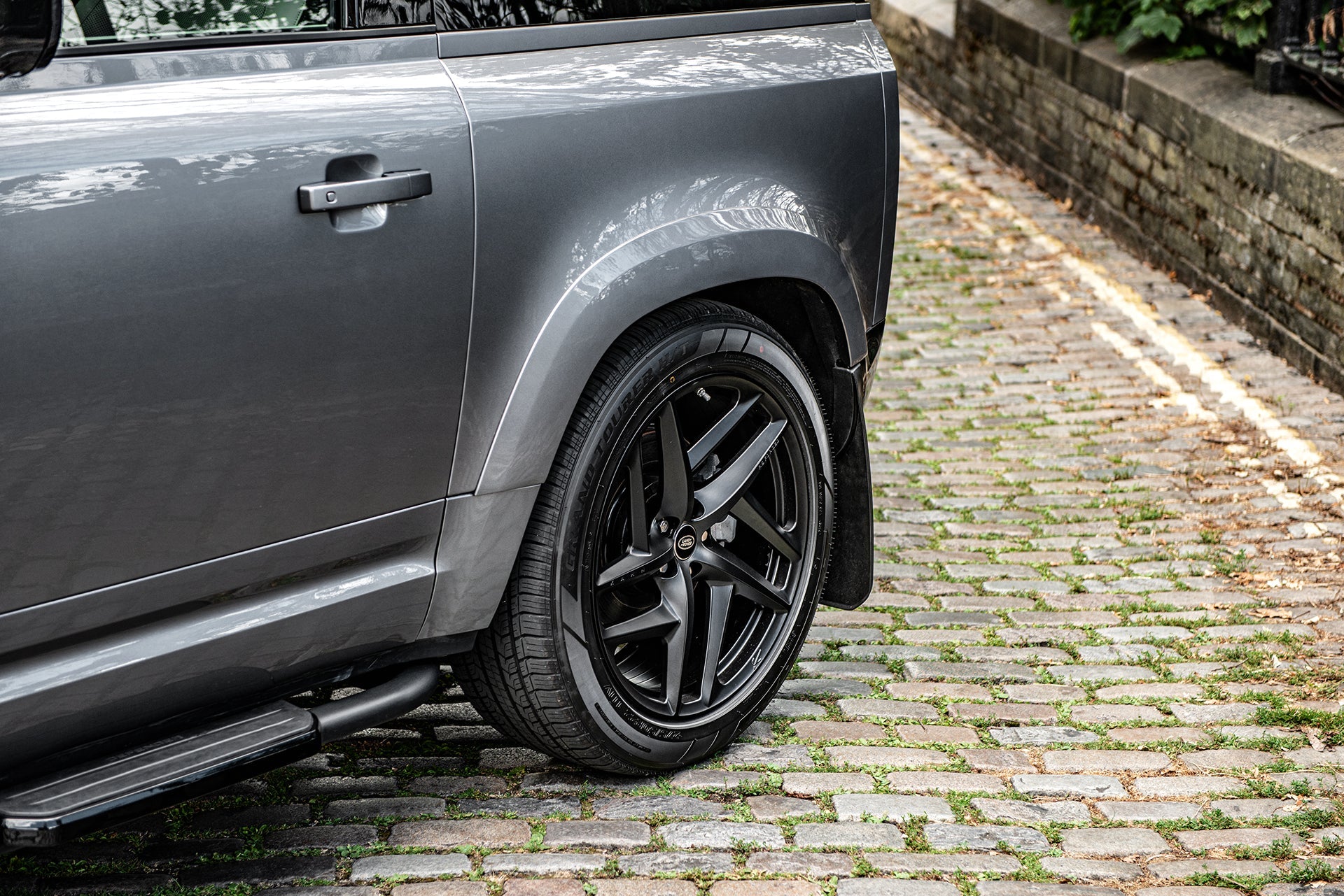 Land Rover Defender | Satin Black Alloy Wheels | Kahn - Project Kahn