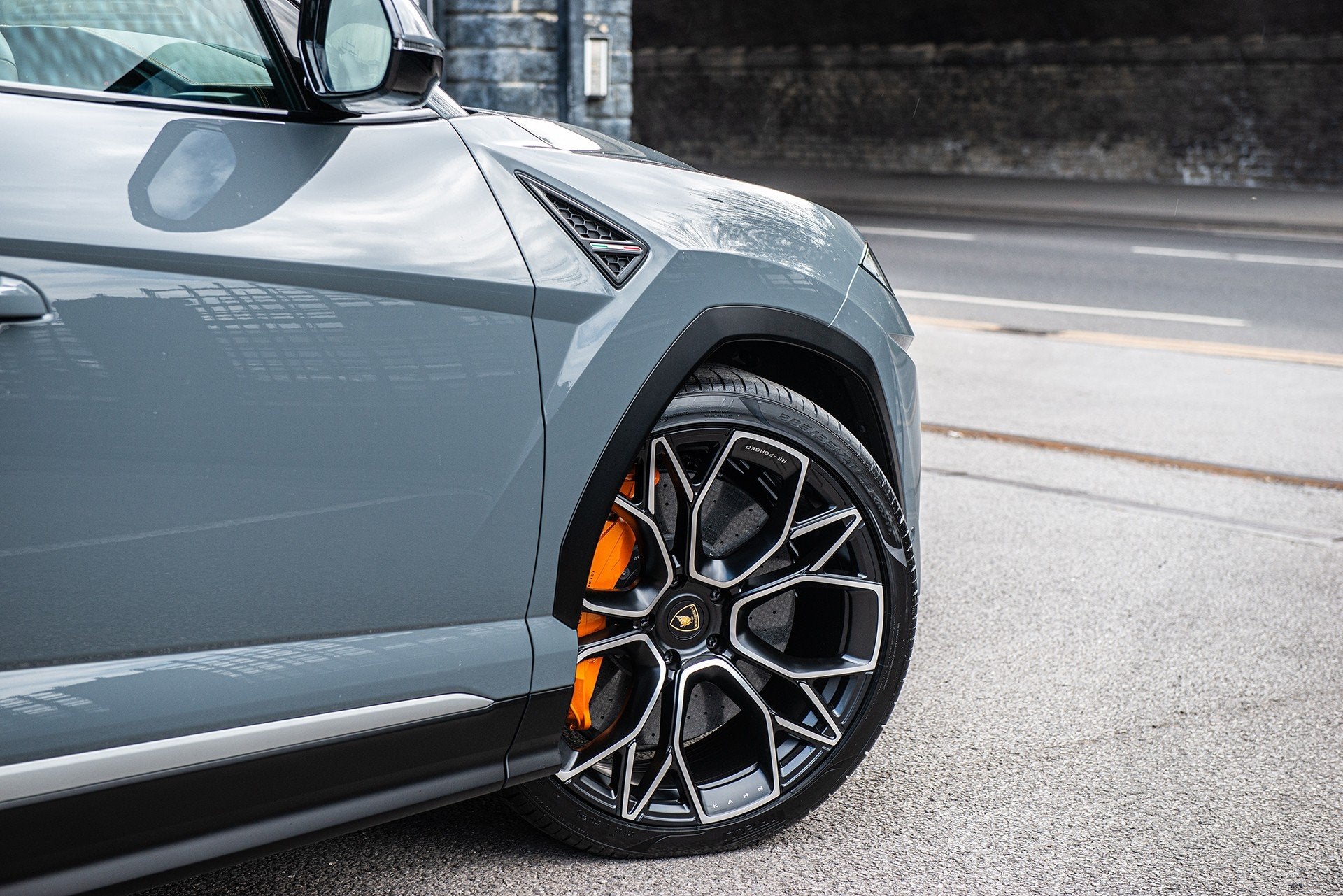 Lamborghini Urus | 23" Alloy Wheels | Project Kahn