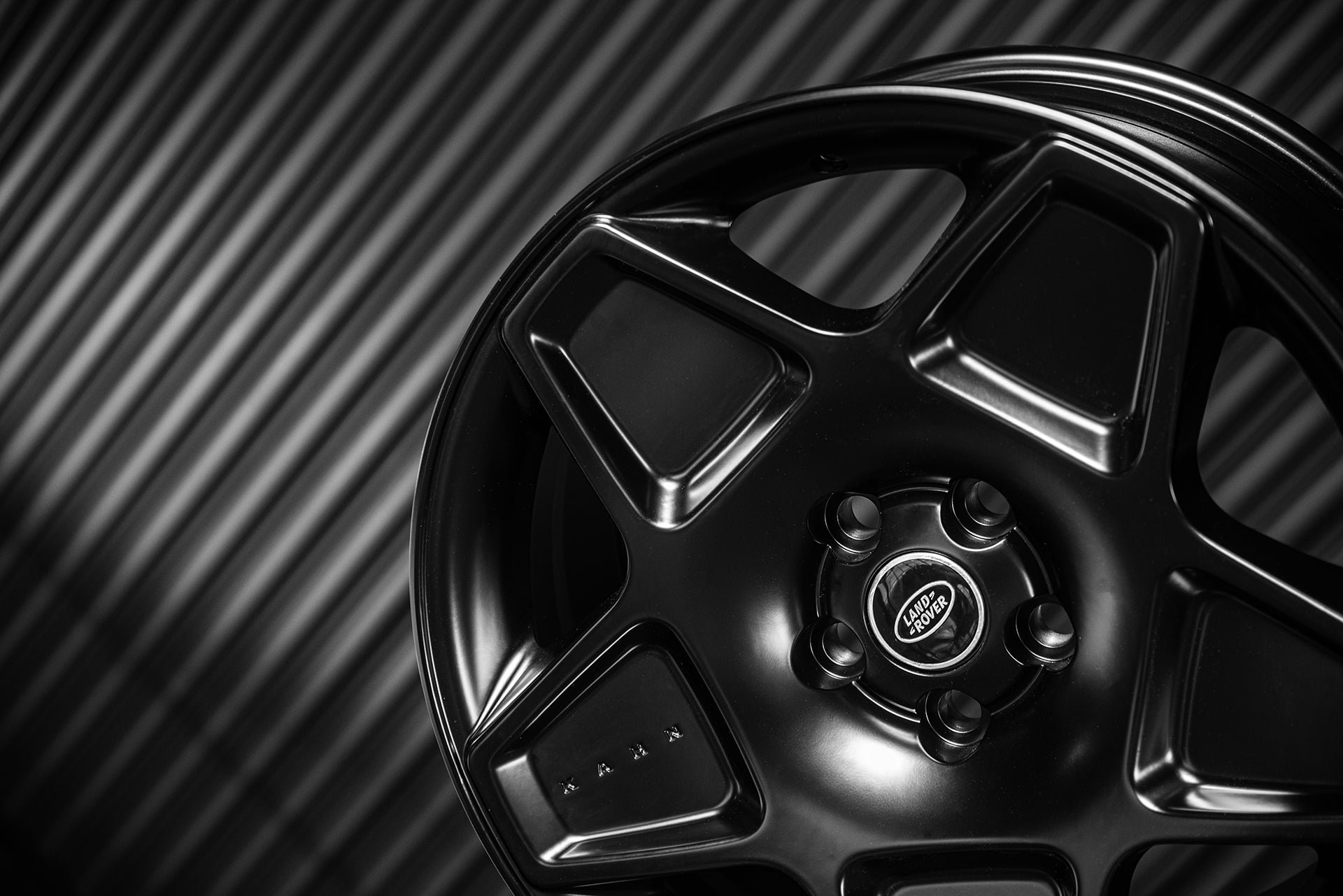 Land Rover Defender | Mondial Retro Alloy Wheels | Project Kahn