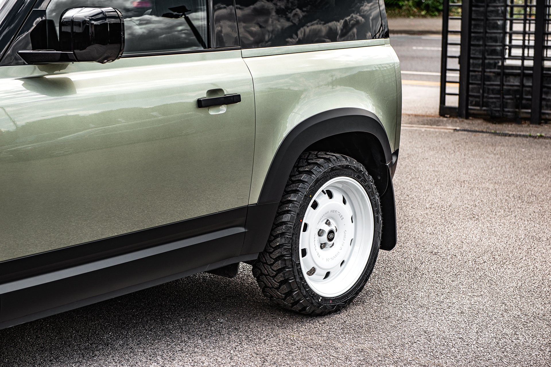 Land Rover Defender 90 - Green Exterior - Project Kahn