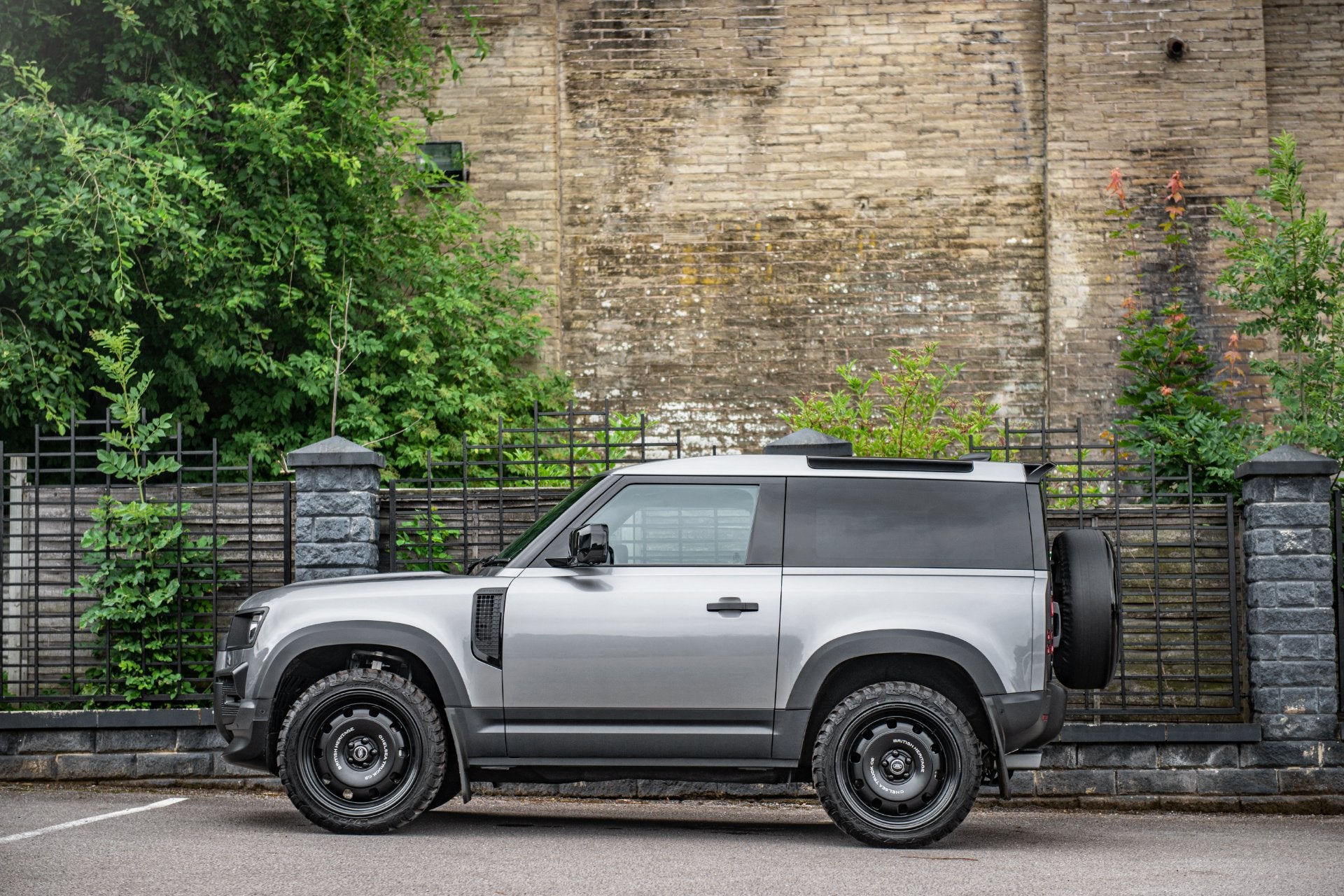 Land Rover Defender (2020-Present) | British Heritage RS-Forged Wheels ...