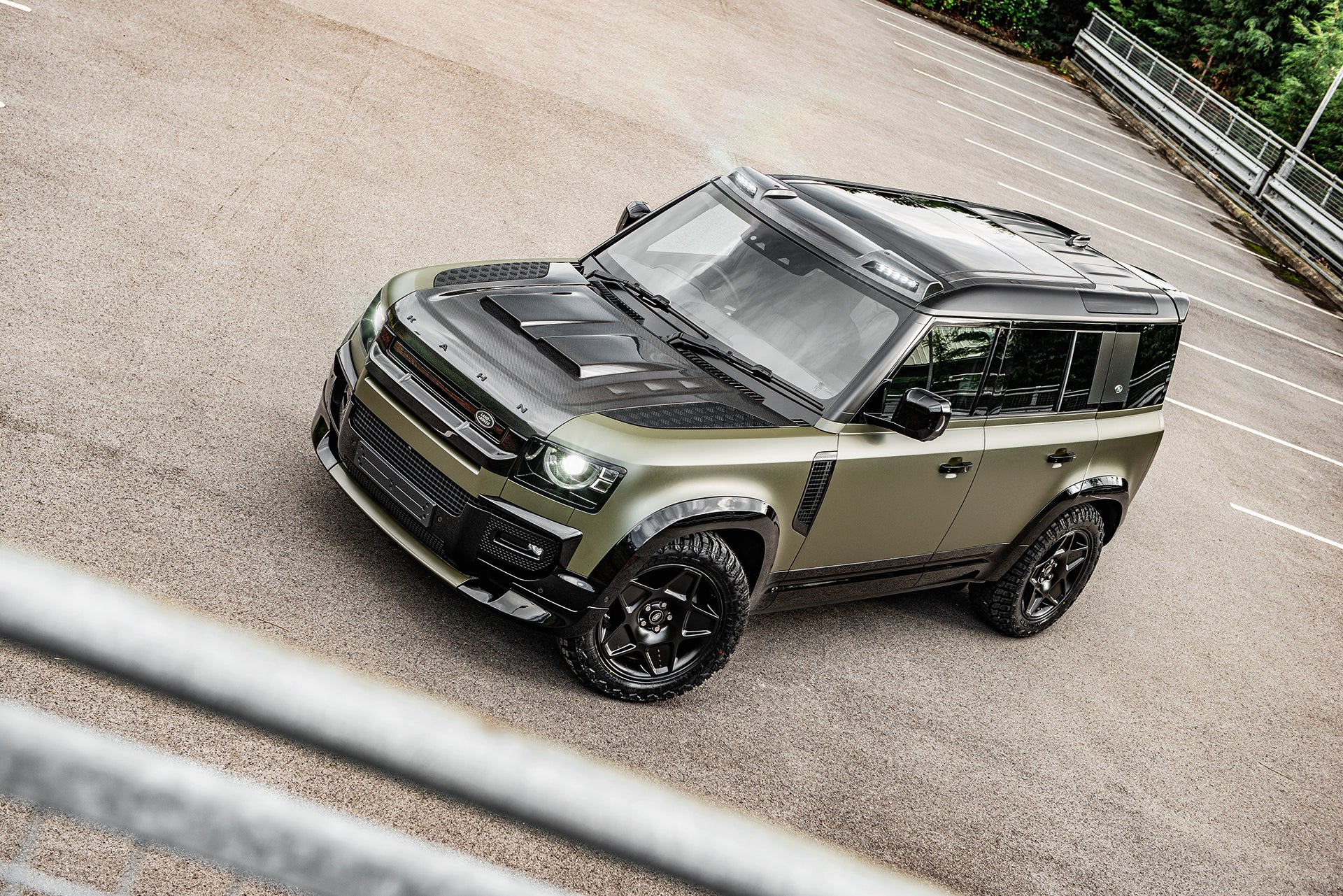 Land Rover Defender | Mondial Retro Alloy Wheels | Project Kahn