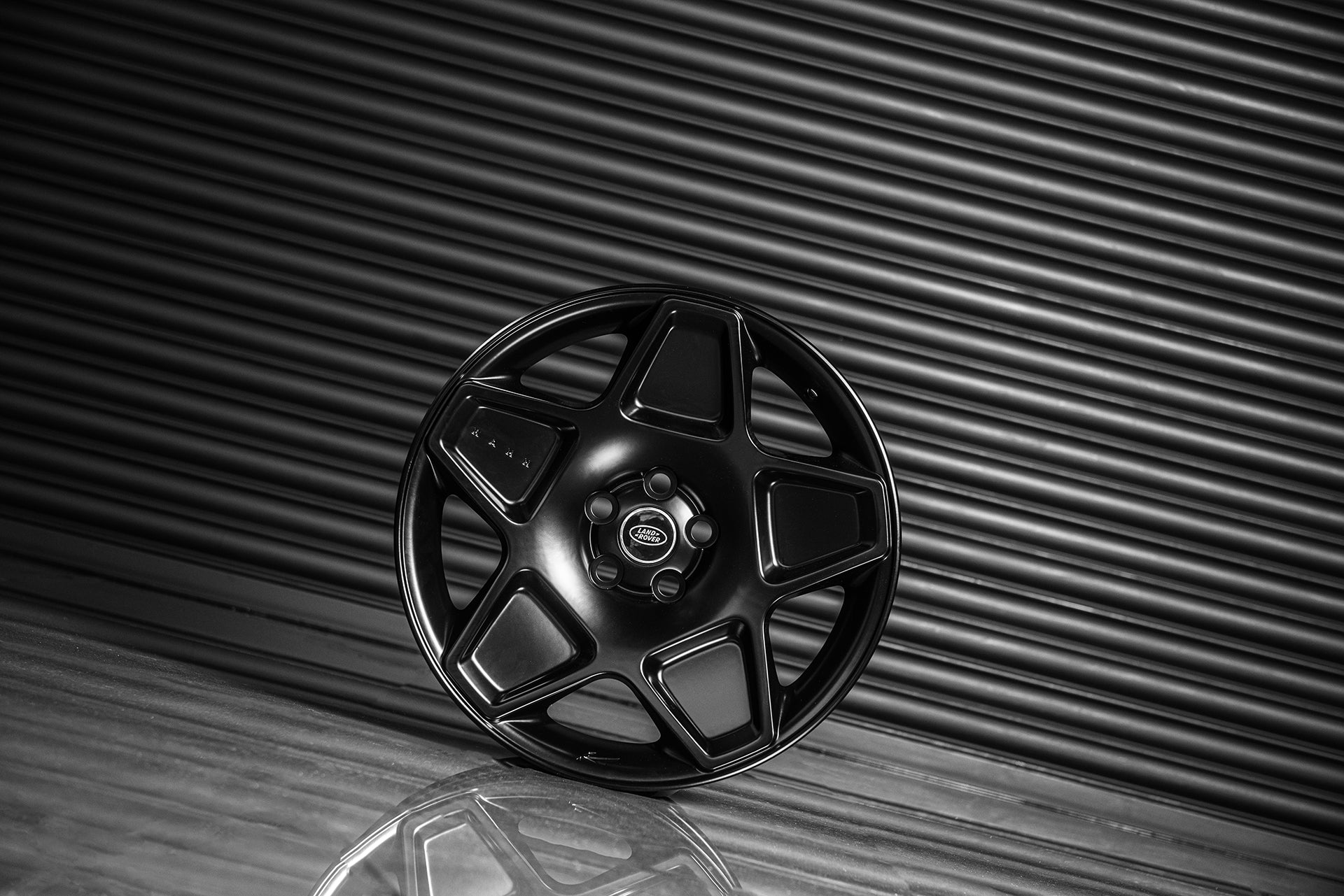 Land Rover Defender | Mondial Retro Alloy Wheels | Project Kahn