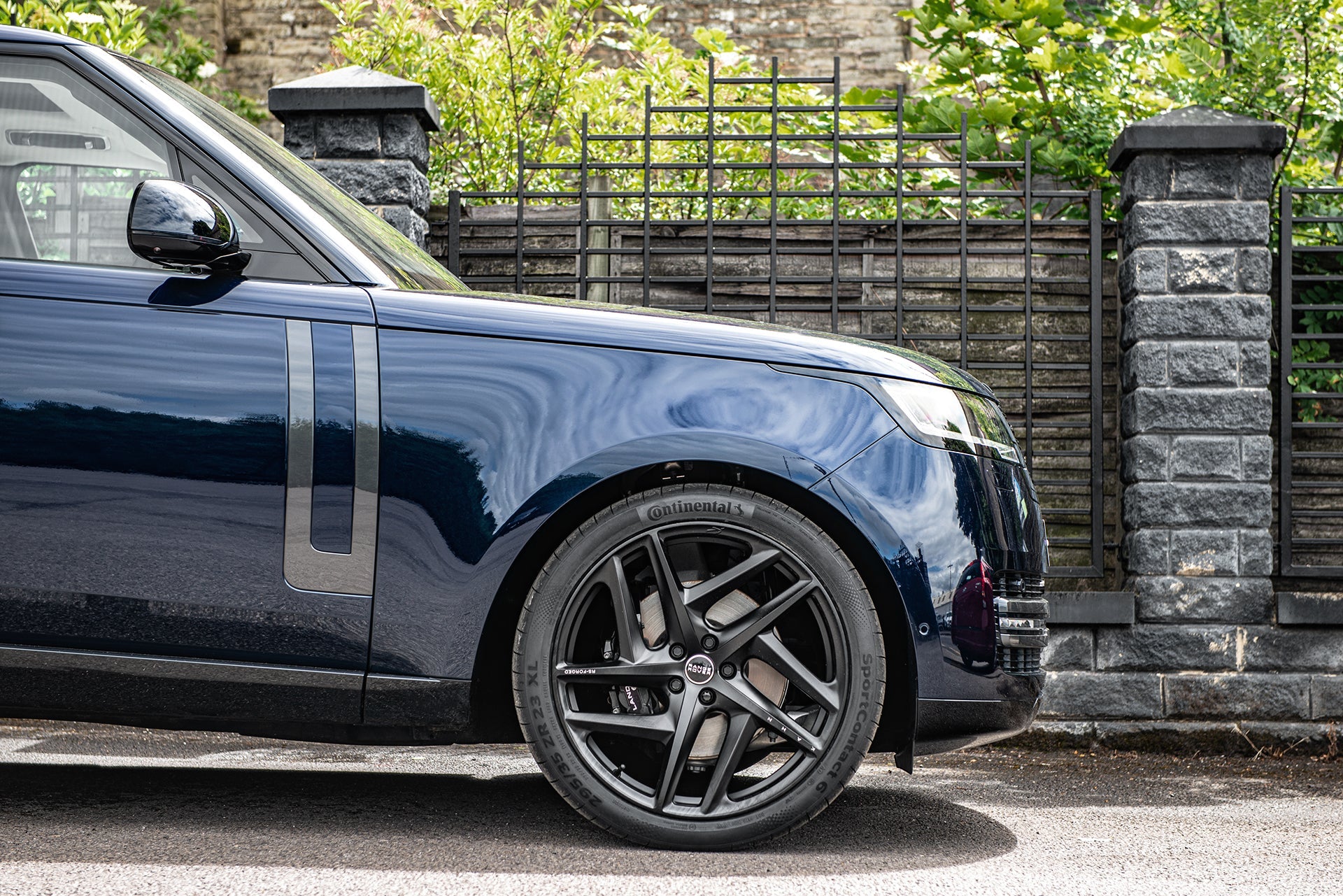 Blue Exterior & Conversions Of Range Rover 2022 - Tailored By Kahn ...