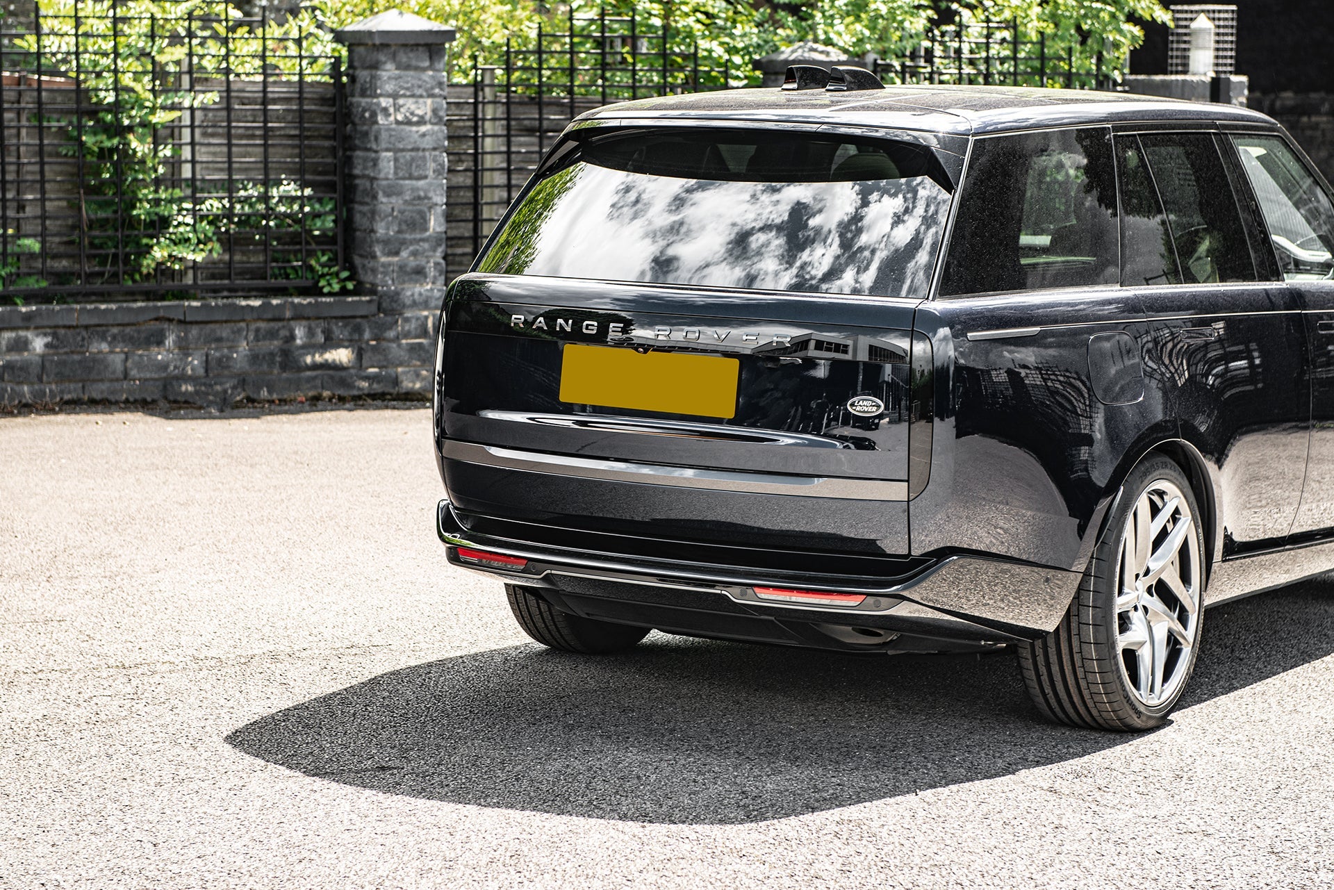 Range Rover 2022 - Glossy Blue Exterior - Project Kahn